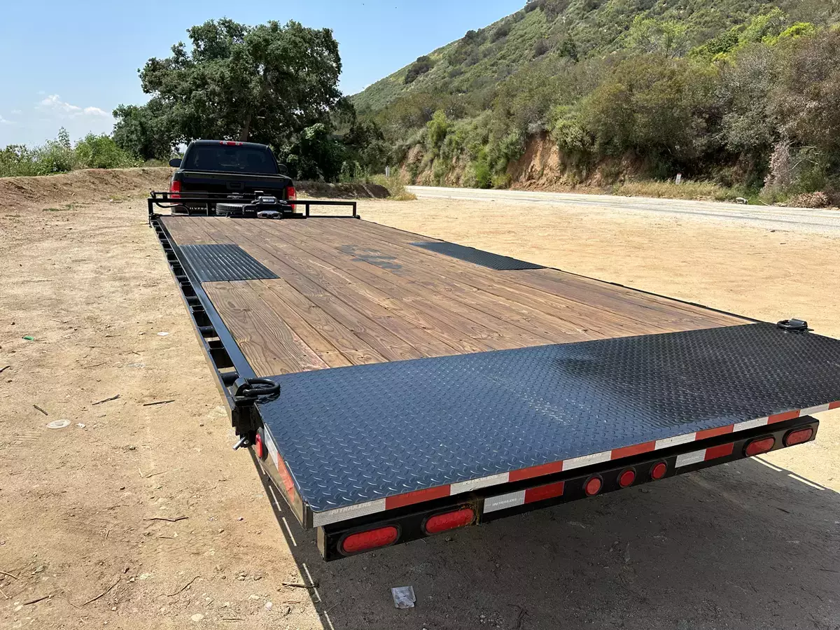 Photo by Seth C. via Neighbors Trailer in Upland, California