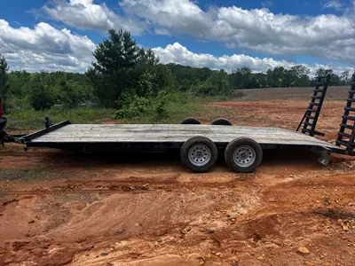 20’ car equipment dovetail hauler
